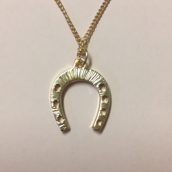 Missguided | Jewelry | Gold Horseshoe Necklace | Poshmark